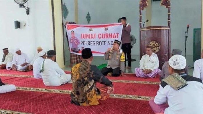 Jumat Curhat di Masjid Oelaba, Kapolres Rote Ndao Ajak Jaga Kamtibmas Jelang Pilkada 2024 - Pos ...