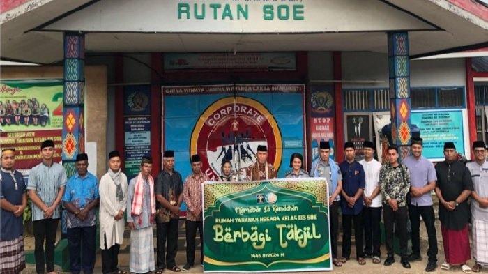 Jajaran Rutan SoE Berbagi 100 Paket Takjil Gratis di Bulan Puasa Ramadan - Pos-kupang.com