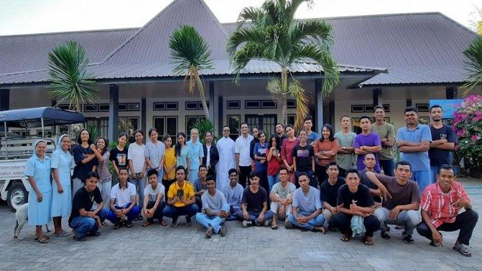 OMK Santo Andreas-Lasiana Camping Rohani di Taman Doa Oebelo - Pos ...