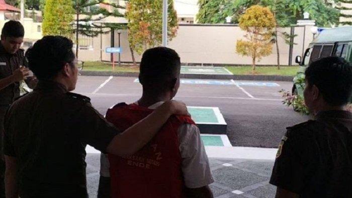 Kejari Ende Perpanjang Masa Tahanan Tersangka Kasus Dugaan Korupsi ...