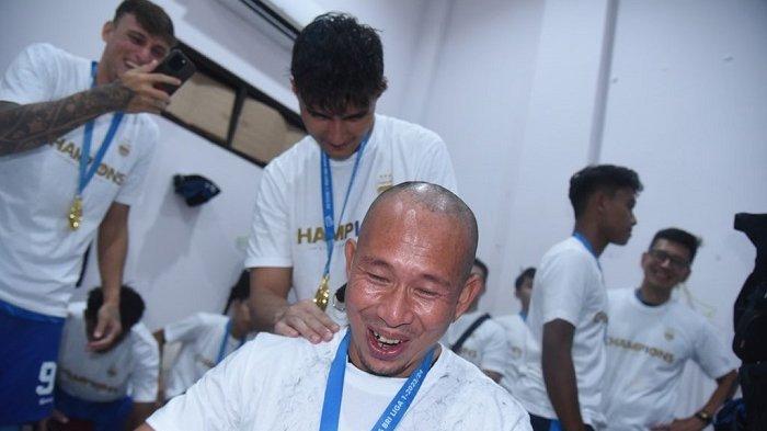 Persib Bandung Juara, I Made Wirawan Realisasikan Janji Plontoskan ...