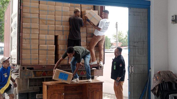 KPUD Belu Terima 999 Box Surat Suara untuk Pemilu 2024 - Pos-kupang.com