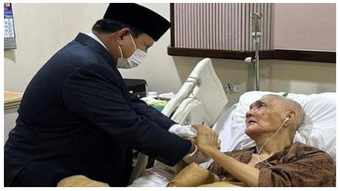 Prabowo Genggam Tangan Try Sutrisno yang Terbaring Sakit, Hendropriyono Mohon Doa - Pos-kupang.com
