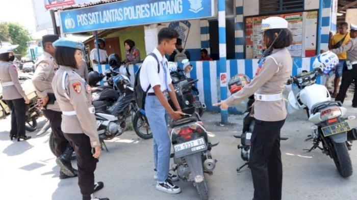 Hari Pertama Operasi Keselamatan Turangga 2024, Polres Kupang Jaring Puluhan Pelanggar - Pos ...