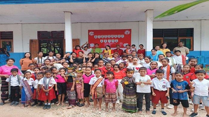 Siswa dan Guru SMPN 3 Taebenu dan SD GMIT Oehani Ramaikan Perayaan HUT ...