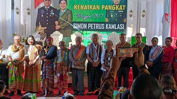 Paul Mela Ajak Masyarakat Menangkan Paket SIAGA di Pilgub NTT - Pos ...