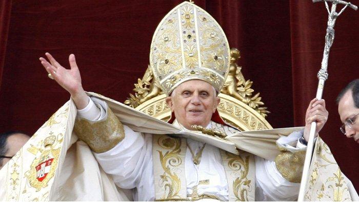 Link Live Streaming Pemakaman Paus Benediktus, Diikuti 120 Kardinal ...