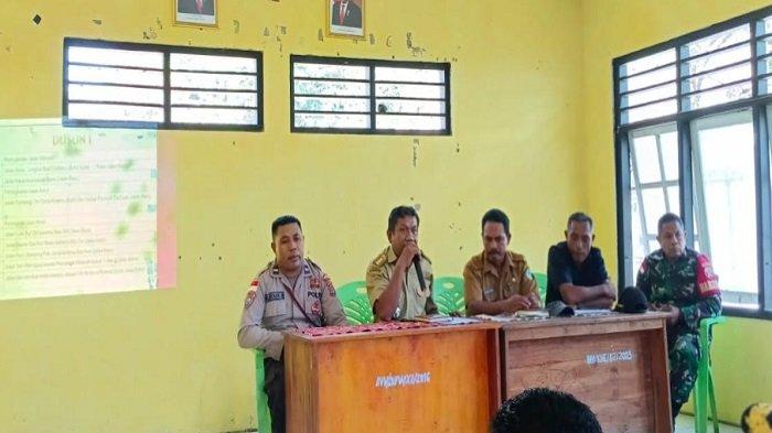 Babinsa Kodim 1618/TTU Hadiri Musdes Humusu Wini dan Rapat Persiapan E ...