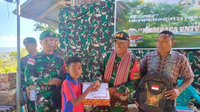 Dukung Pendidikan di Perbatasan, Satgas Yonif 742 Bagi Tas dan Buku untuk Pelajar di SD Sabulmil ...
