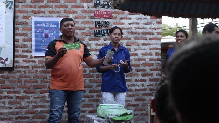 Ratusan Keluarga di Kota Lewoleba Lembata Terima Tas Siaga Bencana ...