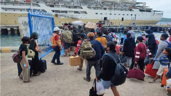 Natal 2022, Arus Mudik di Pelabuhan Tenau Kupang Alami Peningkatan ...
