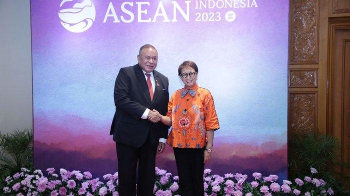 Menlu Ri And Timor Leste Tegaskan Pembangunan Zona Ekonomi Di Perbatasan Ntt Oecusse Jadi 