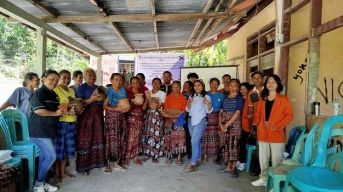 Unipa Gelar PKM Mempertahankan Pembuatan Periuk Tanah Tradisional di ...