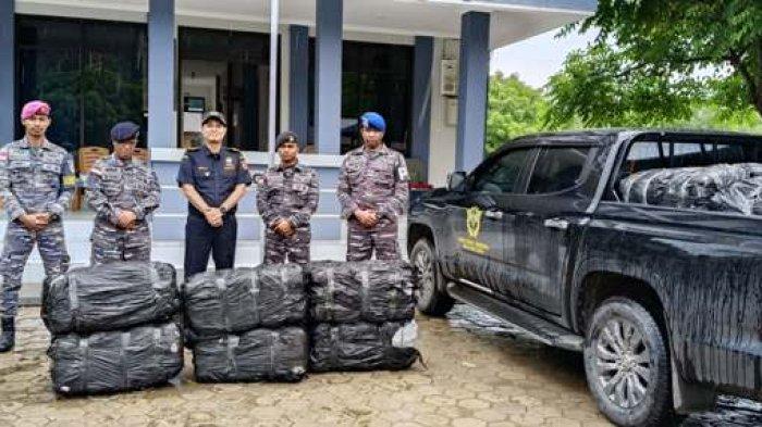 TNI AL Pos Atapupu Serahkan 19 Koli Ballpres Hasil Penggagalan ...