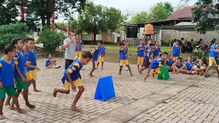 Pelajar SDI Wekatimun Atambua Antusias Ikuti Praktek Lari Lompat Sprint ...