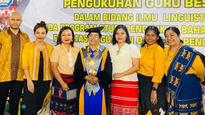 Jadi Guru Besar Perempuan Asal Sumba Pertama di UKAW Kupang, Ini Profil ...