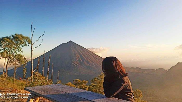 Wisata NTT , Sensasi Senja di Puncak Wolobobo , Nikmati Pesona Alam di ...