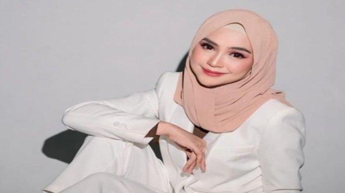 Ria Ricis Tulis Surat di Sidang Cerai dengan Teuku Ryan, Adik Oki ...