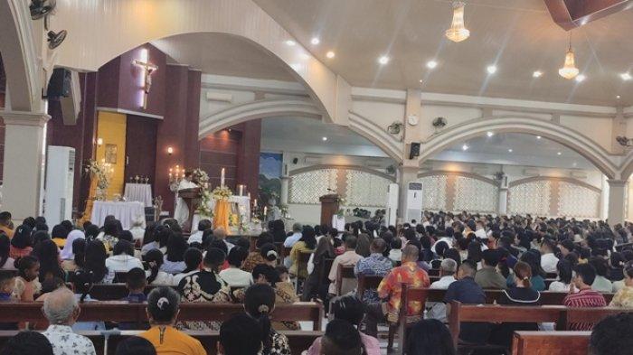 Romo Adnan Berkanis Pimpin Misa di Gereja Sta Maria Assumpta Kota ...
