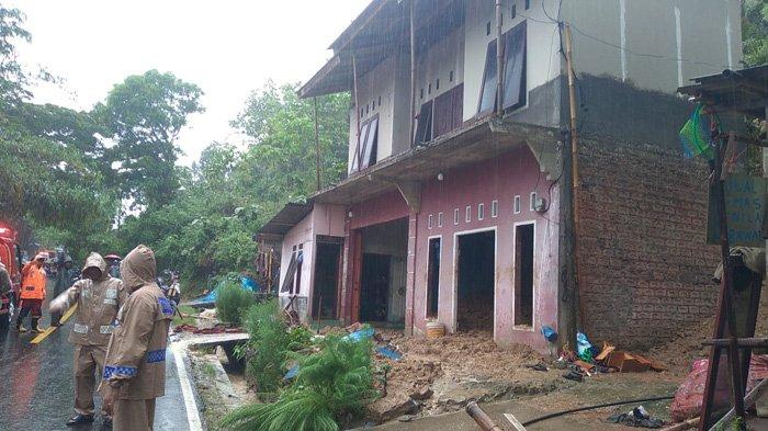 Longsor di Cianjur Jawa Barat, Dua Orang Meninggal Tertimbun Tanah - Pos-kupang.com