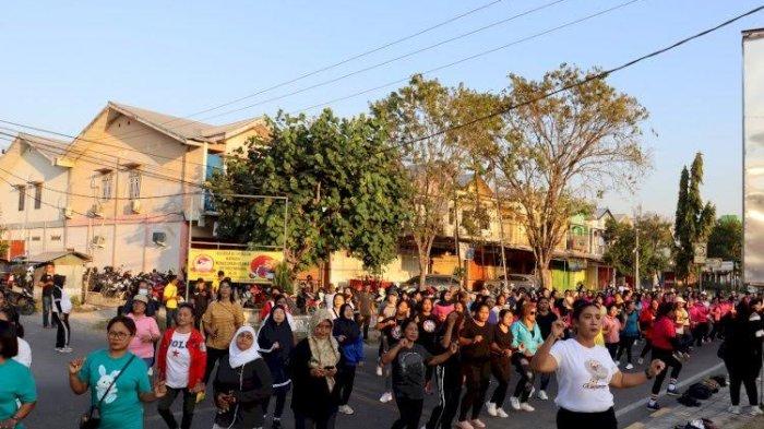 Polres Sumba Timur Ramaikan CFD Jelang HUT Ke-78 Hari Bhayangkara - Pos-kupang.com