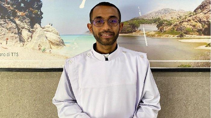 Romo Gabriel Benu Mengenang Sosok Uskup Emeritus Mgr. Petrus Turang ...