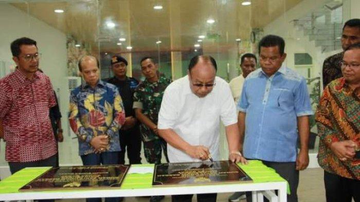 Bupati Yohanis Dade Resmikan Gedung VVIP Hemodialisa dan CT Scan RSUD Waikabubak - Pos-kupang.com