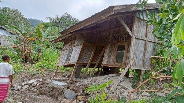 Lipsus - Cuaca Ekstrem Warga Terjebak Longsor Bitobe NTT - Pos-kupang.com