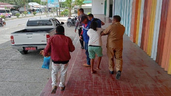 Resahkan Pengguna Jalan, Satlantas Polres TTU Tertibkan ODGJ di Kota Kefamenanu Secara Humanis ...