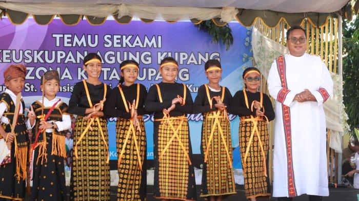 Temu Sekami Keuskupan Agung Kupang, Orang Tua Diminta Dukung Anak ...