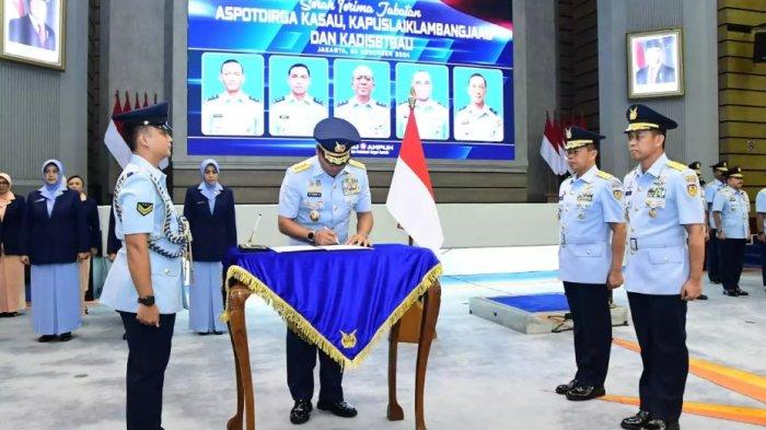 TNI AU Gelar Sertijab Tiga Pejabat Strategis - Pos-kupang.com