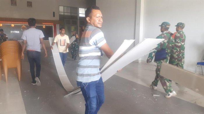Gempa Kupang 6,6 SR, Gedung Kantor Bupati Kupang NTT Retak Hingga Plafon Lantai II Rusak Berat ...