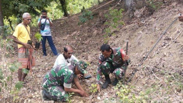 Peduli Lingkungan, Danramil 1621-04/Amanatun Utara bersama Masyarakat ...