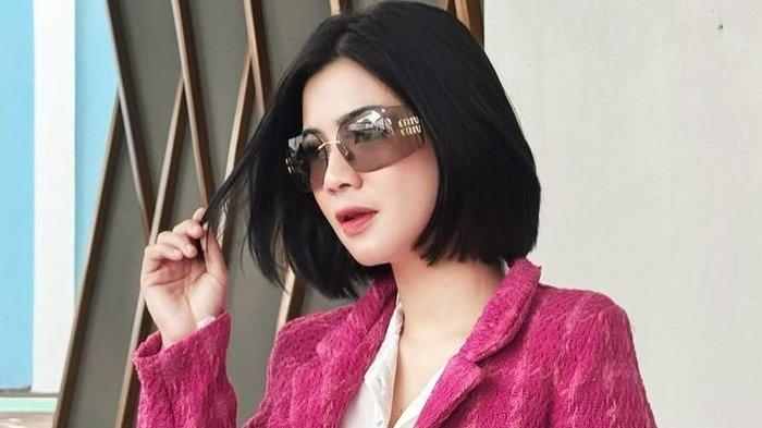 Felicya Angelista Kenakan Dress Batik Glamor di London usai Brand ...