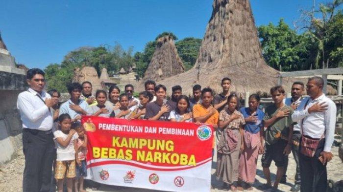 Polres Sumba Barat Sosialisasi Kampung Bebas Narkoba di Kampung Prai Ijing - Pos-kupang.com
