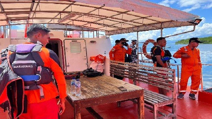 BREAKING NEWS: Kapal Mati Mesin di Sekitar Laut Flores, SAR Maumere Evakuasi 12 Penumpang - Pos ...