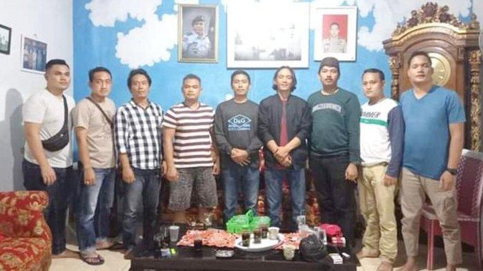 Fotonya Viral Sebagai Pelaku Pengeroyokan Ade Armando, Budi Purwanto ...