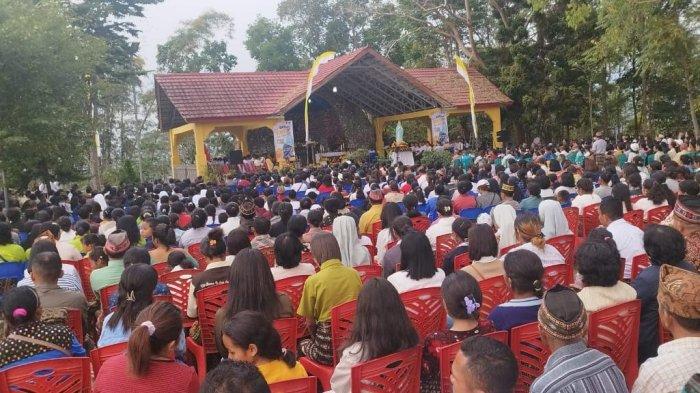 Misa Pembukaan Festival Golo Curu Maria Ratu Rosari Dihadiri Ribuan ...