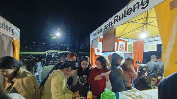 UKM Litera Meriahkan Dies Natalies Unika St Paulus Ruteng - Pos-kupang.com