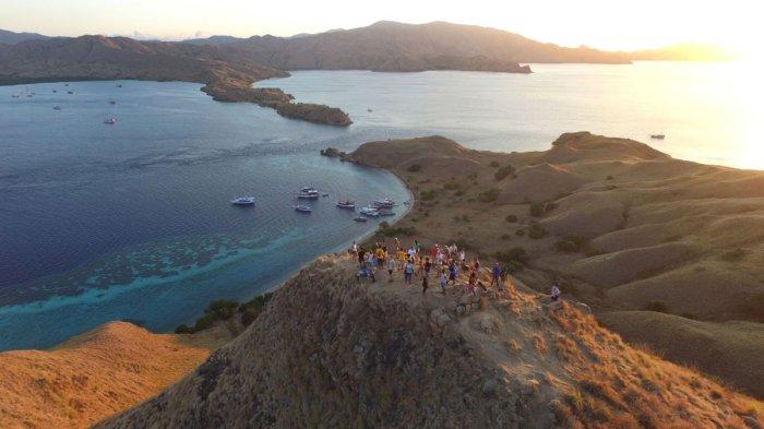 Wisata NTT, Gili Lawa Spot Indah di Taman Nasional Komodo, Pemandangan ...