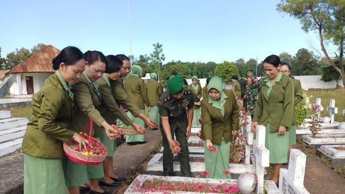 HUT ke-67 Kodam Udayana, Jajaran TNI di Belu Laksanakan Ziarah dan Tabur Bunga di TMP Seroja ...