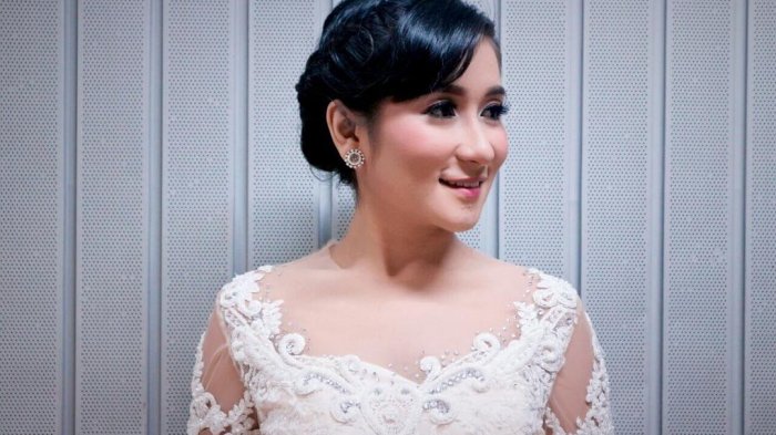 Masih Ingat Azizah D Academy? Ini Kabar Terbaru Pedangdut Asal Maumere ...