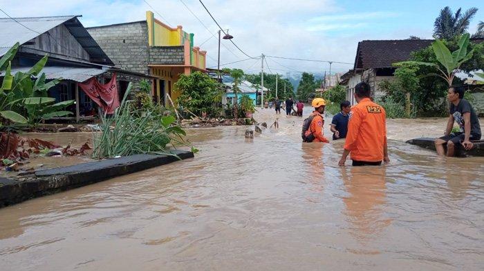 Banjir di Kabupaten Bolaang Mongondow Provinsi Sulawesi Utara Rendam Ratusan Rumah - Pos-kupang.com