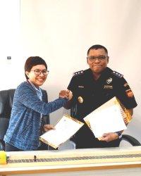 FEB Undana-Kantor Bea Cukai Tanda Tangan MoU Program Merdeka Belajar Kampus Merdeka - Pos-kupang.com