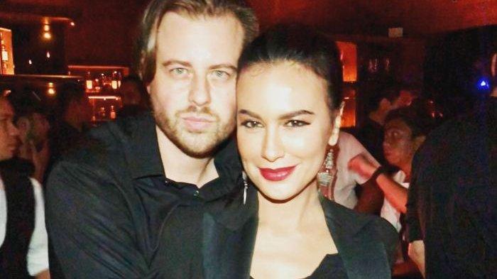 Lepas dari Ariel NOAH, Sophia Latjuba Kini Gaet Bule Ganteng yang Tak ...