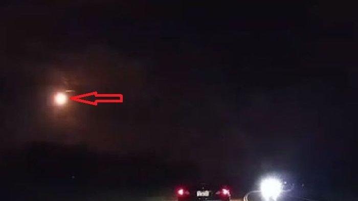 Suanggi Rupa Bola Api Terbang Tertangkap Kamera Bikin WargaDepok Geger ...