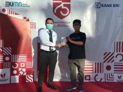 BRI Cabang Atambua Beri Hadiah Kepada Nasabah Pemakai Aplikasi BRI Mobile - Pos-kupang.com