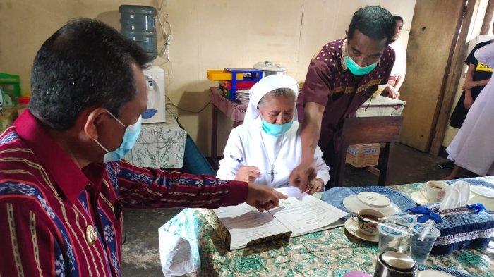 Sambangi Susteran CIJ Marapokot, Bupati Don Serahkan Bantuan 150 Juta ...