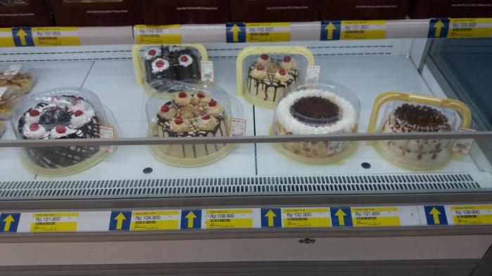 Bakery Hypermart Sediakan Aneka Kue Ulang Tahun Berbagai Ukuran - Pos ...
