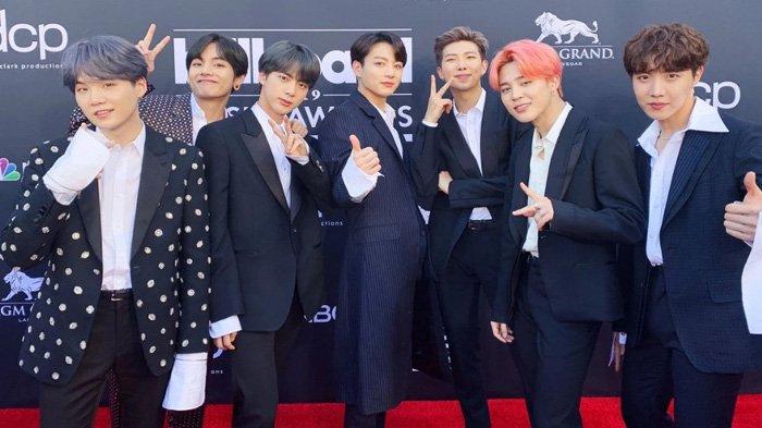 Daebak! BTS Jadi Band Pop Pria Pertama yang Kenakan Pakaian Panggung ...